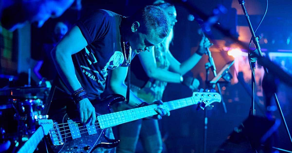 Party at Maxx Music Bar With Great Music & Unlimited Drinks